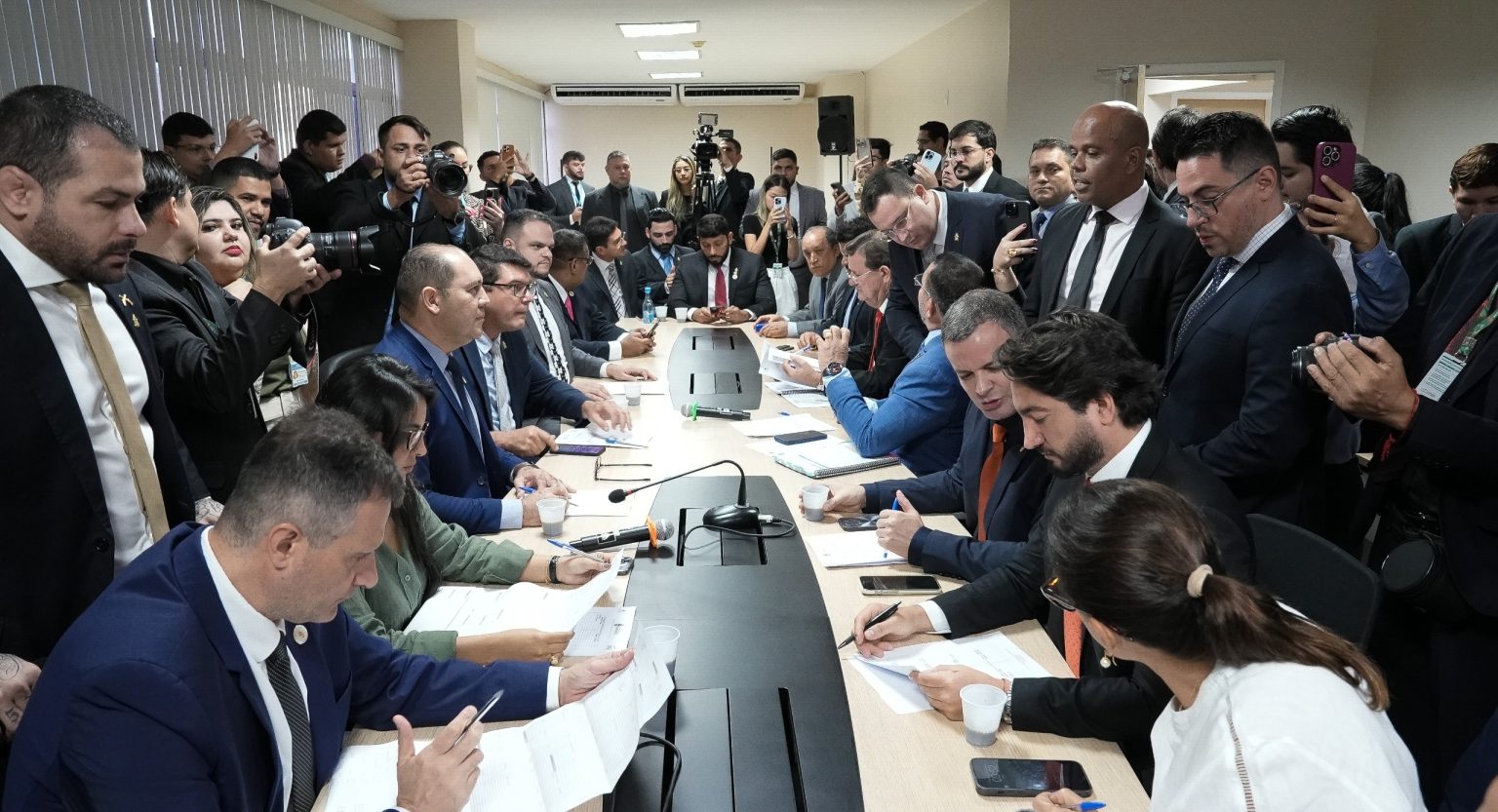 Câmara Municipal de Manaus define comissões para o biênio 2025-2026 ...