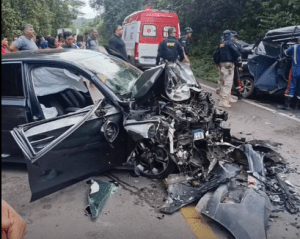 Vídeo: Mulher morre presa a ferragens em grave acidente na BR-174 ...